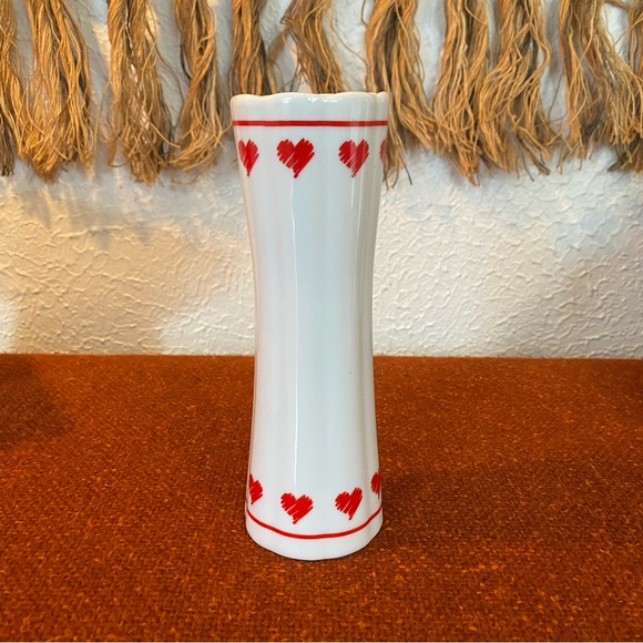 Vintage | Holiday | Vintage 989 Ftda Valentines Day Vase Scalloped Vase ...